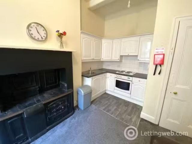 Deal! Property to rent in Viewforth Gardens, Bruntsfield, Edin.