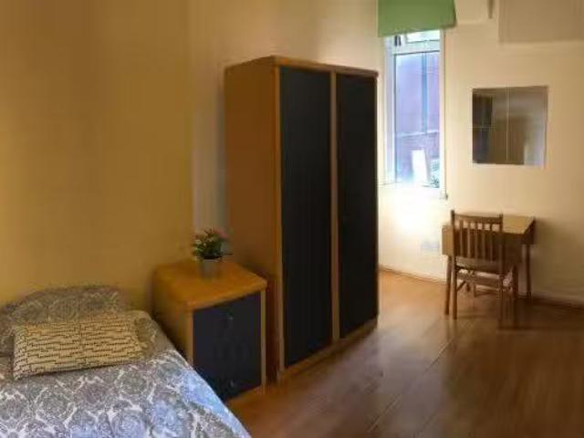 Cheap Room to rent in Anson Road, London, Greater London NW2