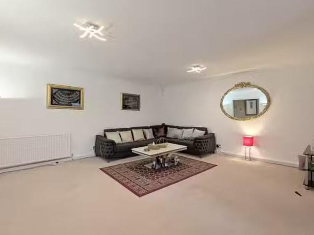 New Stonegrove, EDGWARE