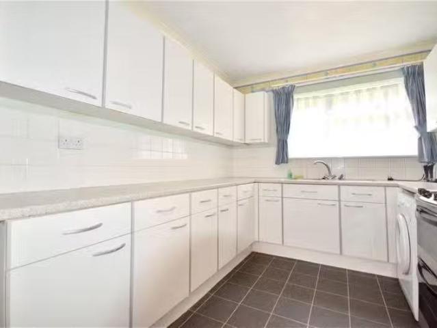 Nice Stratfield Road, BASINGSTOKE