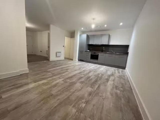 Rental! Studio apartment for rent in Sheldon court, Wagon Lane.