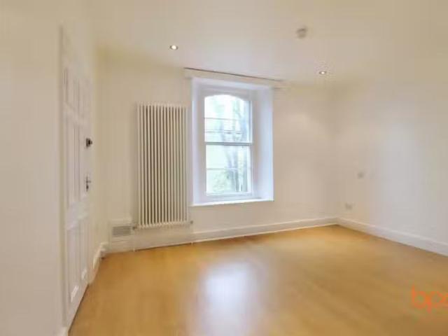 Cheap Studio flat for rent in BPC02401, Elton Road, Bristol BS8