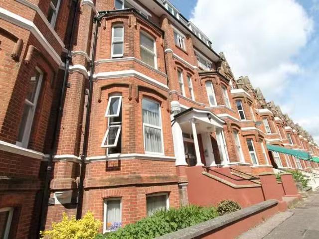 Deal! Studio flat for rent in Durley Gardens, Bournemouth,, BH2