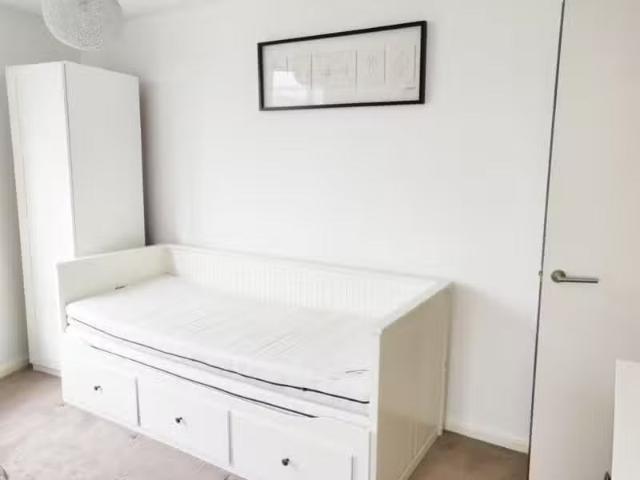 Nice Studio flat for rent in Hive, Masshouse Plaza, Birmingham.