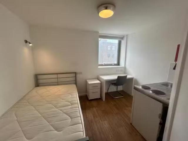 Deal! Studio flat for rent in Last Few Student Apartments For.