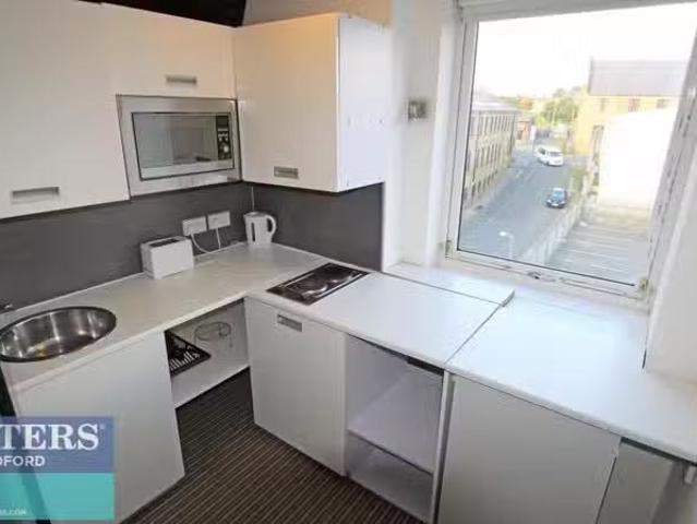 Cheap Studio flat for rent in Sunbridge Halls, Sunbridge Road.