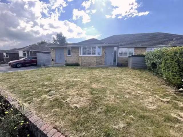 Just in! 1 BA 3 bedroom bungalow for rent in Willow Walk, BN9