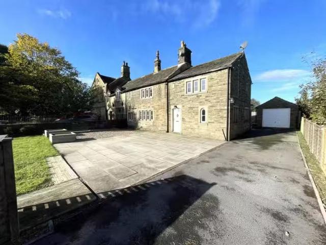 Deal! 1 BA 3 bedroom character property for rent in Bolton Hal.