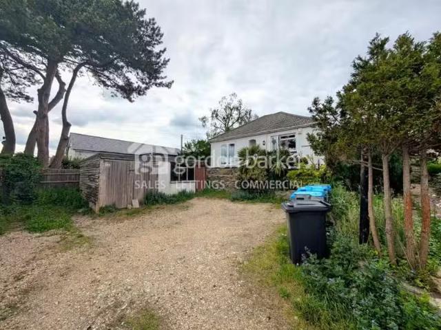 Deal! 1 BA 3 bedroom detached bungalow for rent in Churchill R.