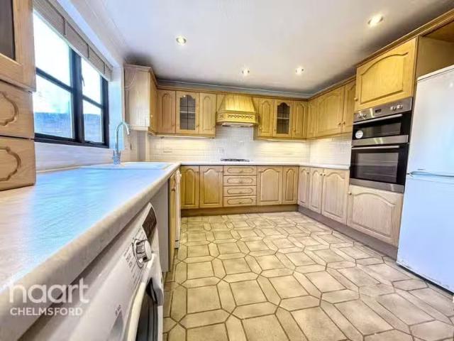 Cozy 1 BA 3 bedroom detached house for rent in Rainsford Road.