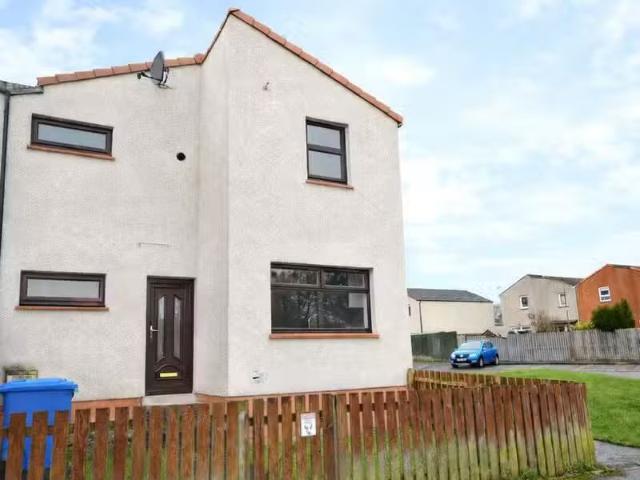 New 1 BA 3 bedroom End Terrace House to rent, Larchbank, Livin.