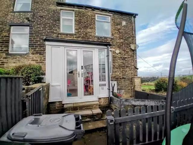 Deal! 1 BA 3 bedroom end of terrace house for rent in Packingt.