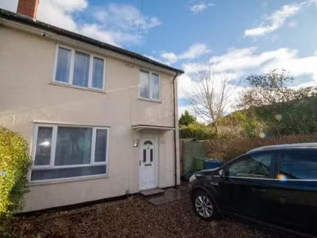 For Rent! 1 BA 3 bedroom end of terrace house for rent in St..