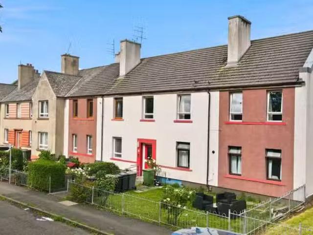 Just in! 1 BA 3 bedroom flat for rent in Craigmillar Castle Ga.
