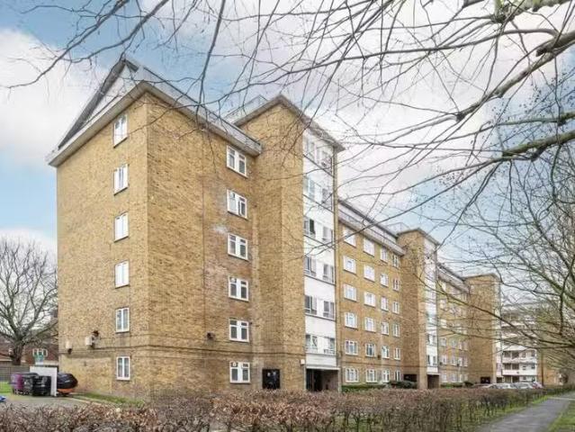 New 1 BA 3 bedroom flat for rent in Ernest Street, Mile End, L.