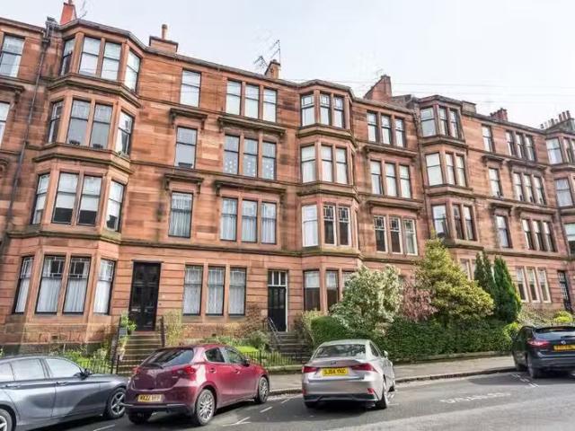 New 1 BA 3 bedroom flat for rent in Falkland Street, Hyndland.