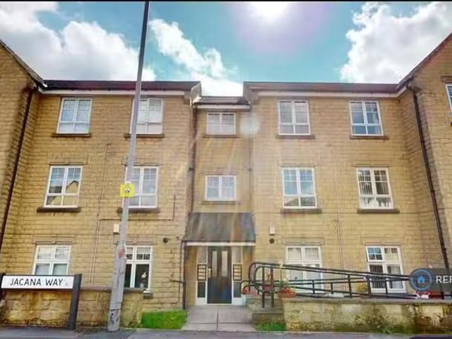 Deal! 1 BA 3 bedroom flat for rent in Jacana Way, Bradford, BD6