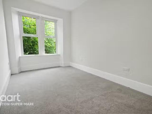 New 1 BA 3 bedroom flat for rent in Severn Avenue, WESTON SUPE.