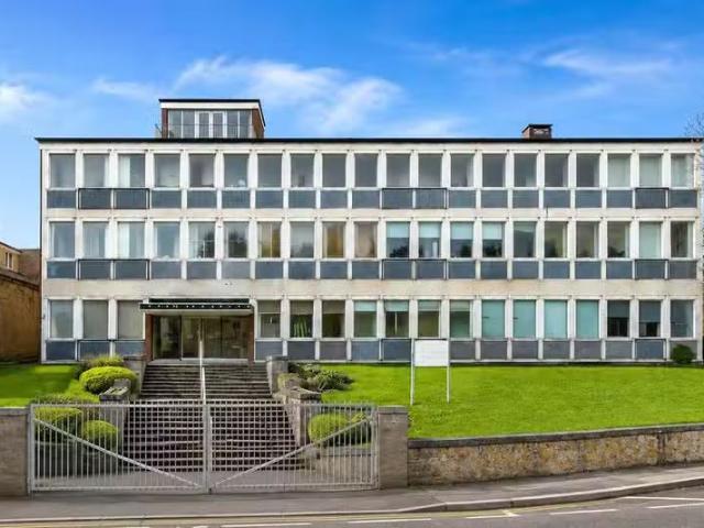 Nice 1 BA 3 bedroom Flat to rent, Cadzow Street, Hamilton, ML3.