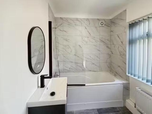 Charming 1 BA 3 bedroom house for rent in Edge Lane, Fairfield.