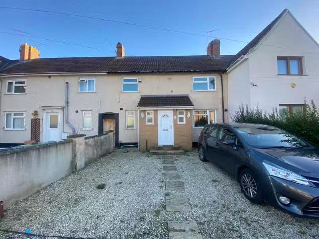 Unique 1 BA 3 bedroom house for rent in Knighton Road, BS10