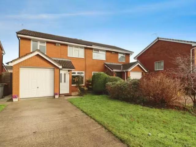 Rental! 1 BA 3 bedroom house for rent in Stevenson Drive, Spit.
