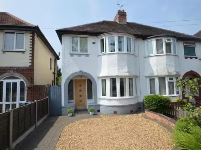 For Rent! 1 BA 3 bedroom house for rent in Strathdene Road, Bi.
