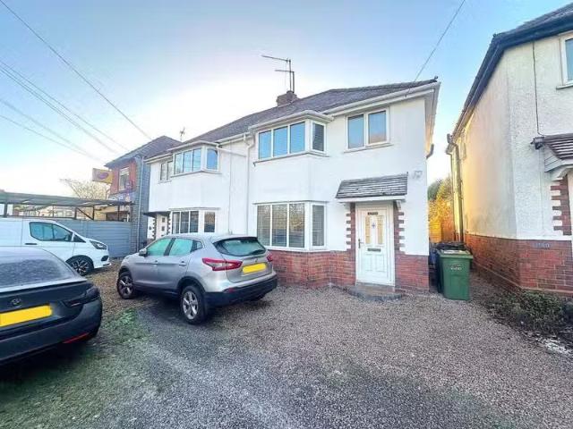 Unique 1 BA 3 bedroom house for rent in South Road, Stourbridg.