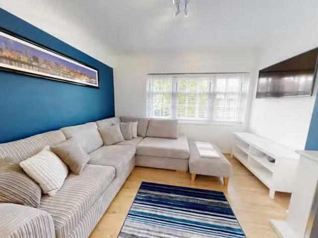 For Rent! 1 BA 3 bedroom house for rent in Waverley Road, Live.