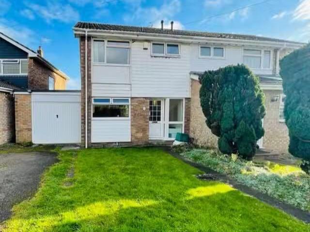 Cozy 1 BA 3 bedroom house for rent in Weston Wood Road, Portis.