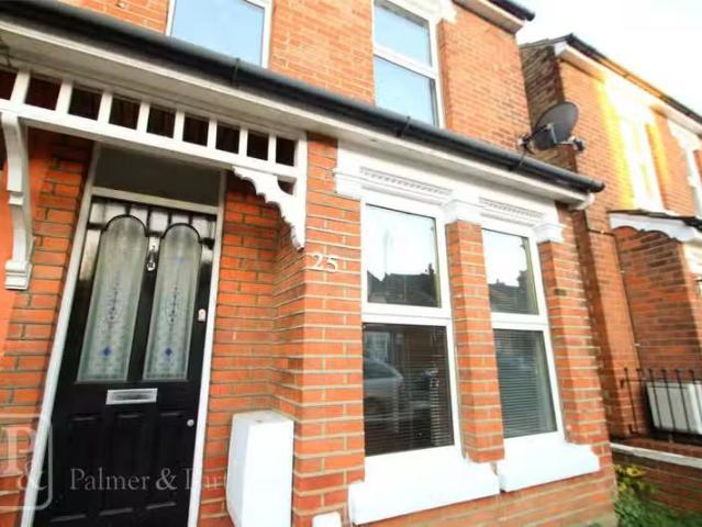 Just in! 1 BA 3 bedroom semi detached house for rent in Consta.