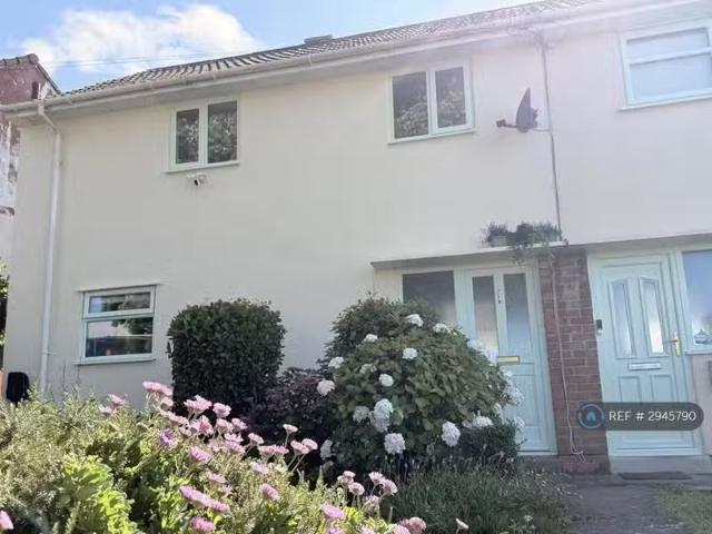 Deal! 1 BA 3 bedroom semi detached house for rent in Blackdown.