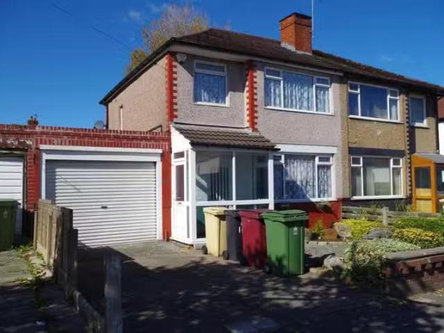 Unique 1 BA 3 bedroom semi detached house for rent in Bradford.