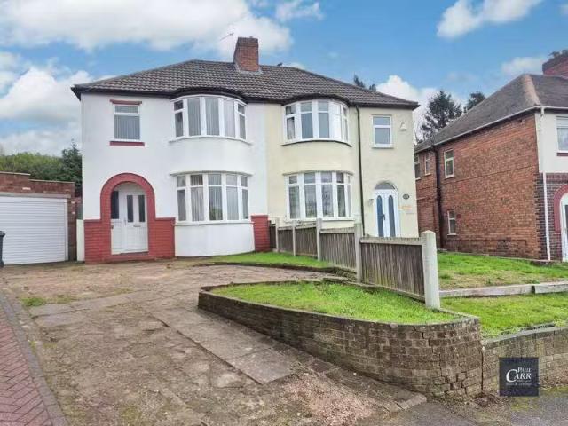 Cheap 1 BA 3 bedroom semi detached house for rent in Fairford.