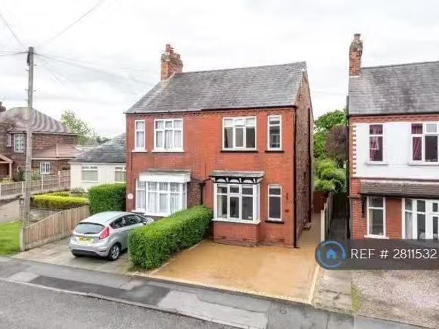 Deal! 1 BA 3 bedroom semi detached house for rent in Hartford.