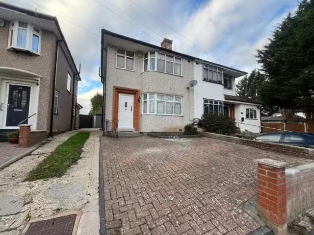 Unique 1 BA 3 bedroom semi detached house for rent in Lodge Cr.