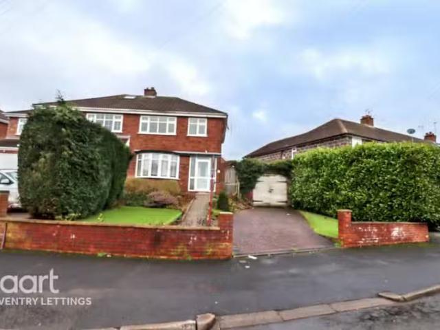 Deal! 1 BA 3 bedroom semi detached house for rent in Windmill.