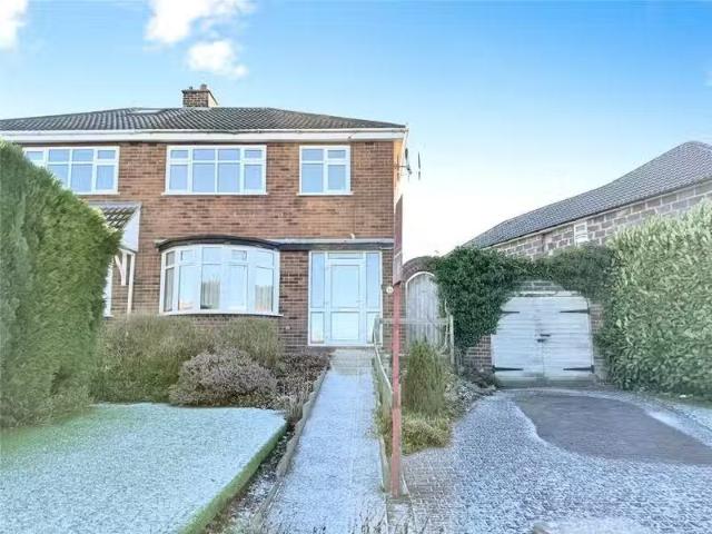 Unique 1 BA 3 bedroom Semi Detached House to rent, Windmill Ro.