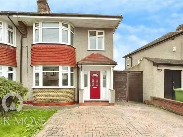 Cheap 1 BA 3 bedroom Semi Detached House to rent, Church Road.
