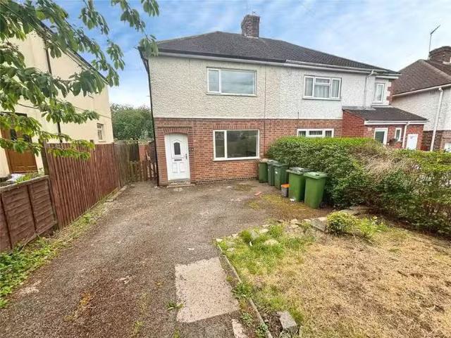 Just in! 1 BA 3 bedroom Semi Detached House to rent, Dominion.