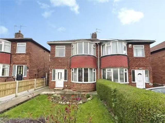 Nice 1 BA 3 bedroom Semi Detached House to rent, Harrowden Roa.
