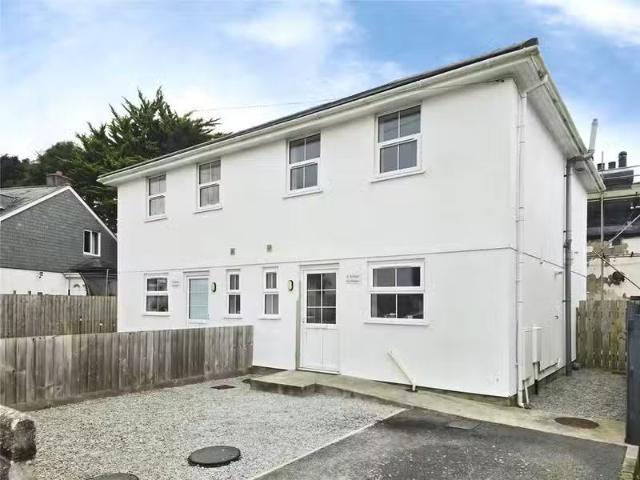 Cheap 1 BA 3 bedroom Semi Detached House to rent, Pengegon Par.