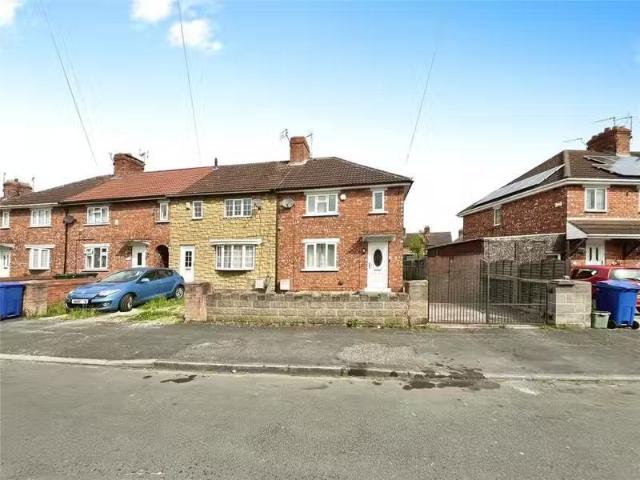 Cheap 1 BA 3 bedroom Semi Detached House to rent, Richmond Roa.
