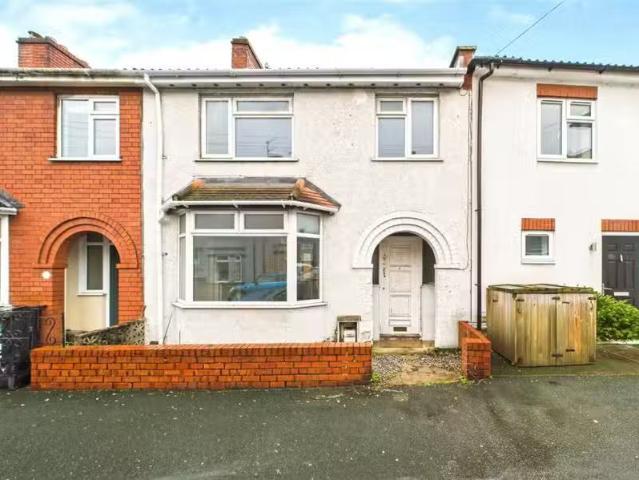 Deal! 1 BA 3 bedroom terraced house for rent in Mansfield Stre.
