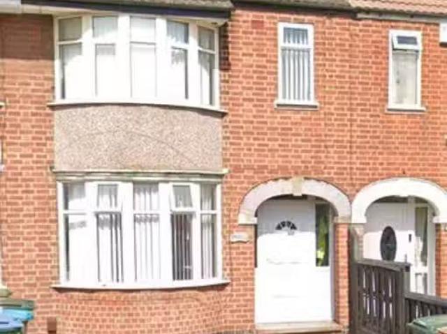Rental! 1 BA 3 bedroom terraced house for rent in Middlemarch.