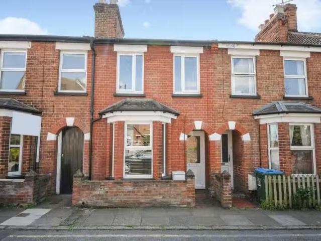 Charming 1 BA 3 bedroom terraced house for rent in Albion Stre.