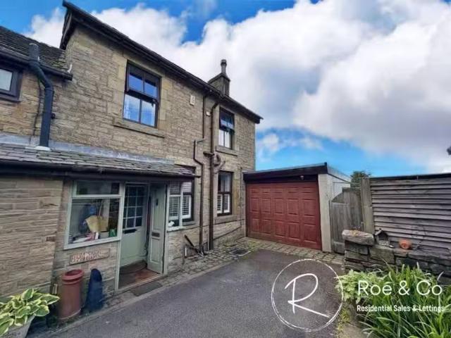 Deal! 1 BA 3 bedroom terraced house for rent in Cox Green Road.