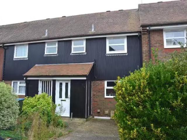 Deal! 1 BA 3 bedroom terraced house for rent in Ellis Close, A.