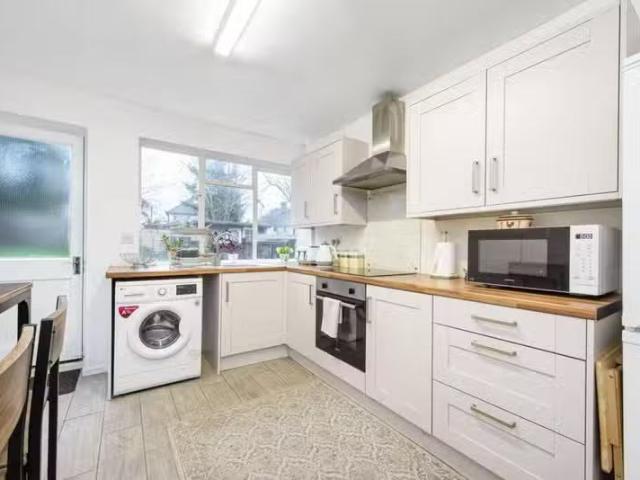 Rental! 1 BA 3 bedroom terraced house for rent in Endersby Roa.