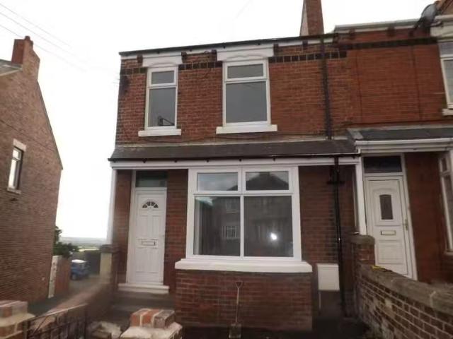 Rental! 1 BA 3 bedroom terraced house for rent in Findon Hill.